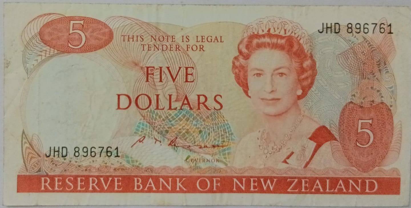 New Zealand 5 dollars 1981 - 92 Vf currency note - KB Coins & Currencies